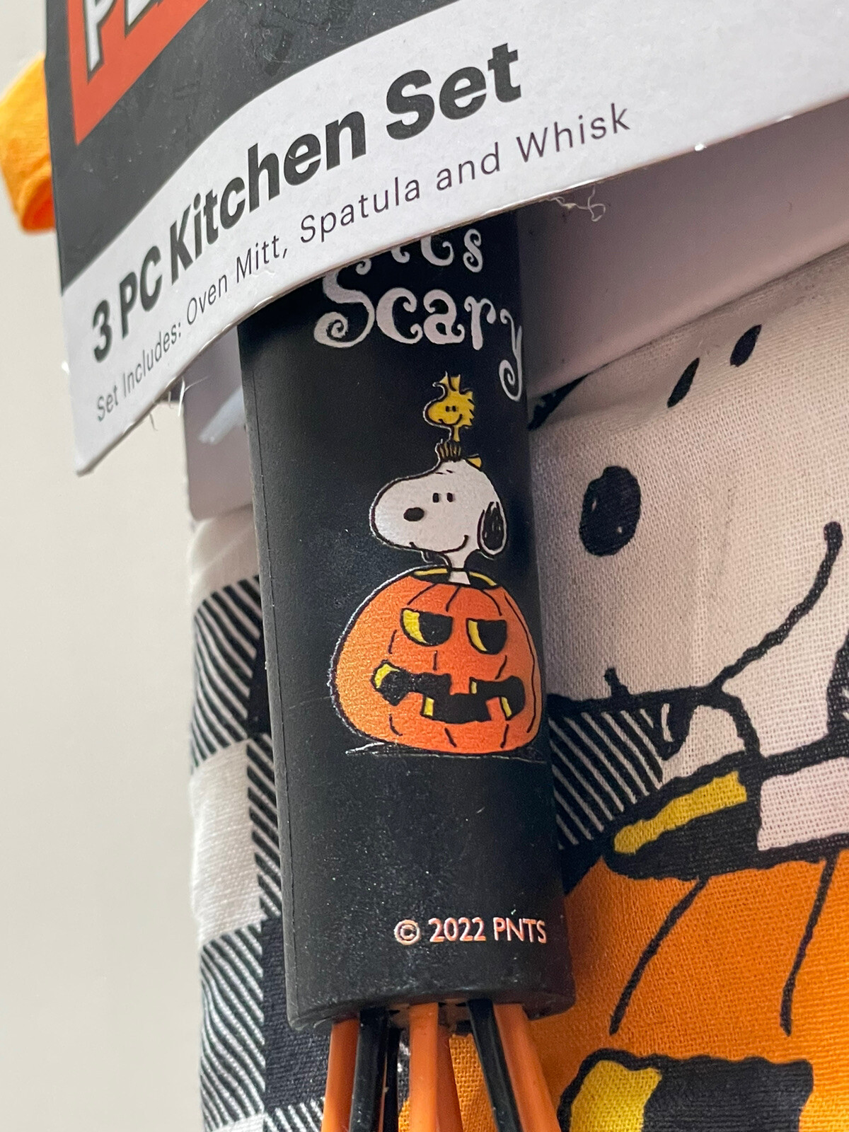 PEANUTS Snoopy 3 Piece Kitchen Set Oven Mitt Spatula Whisk Halloween ...