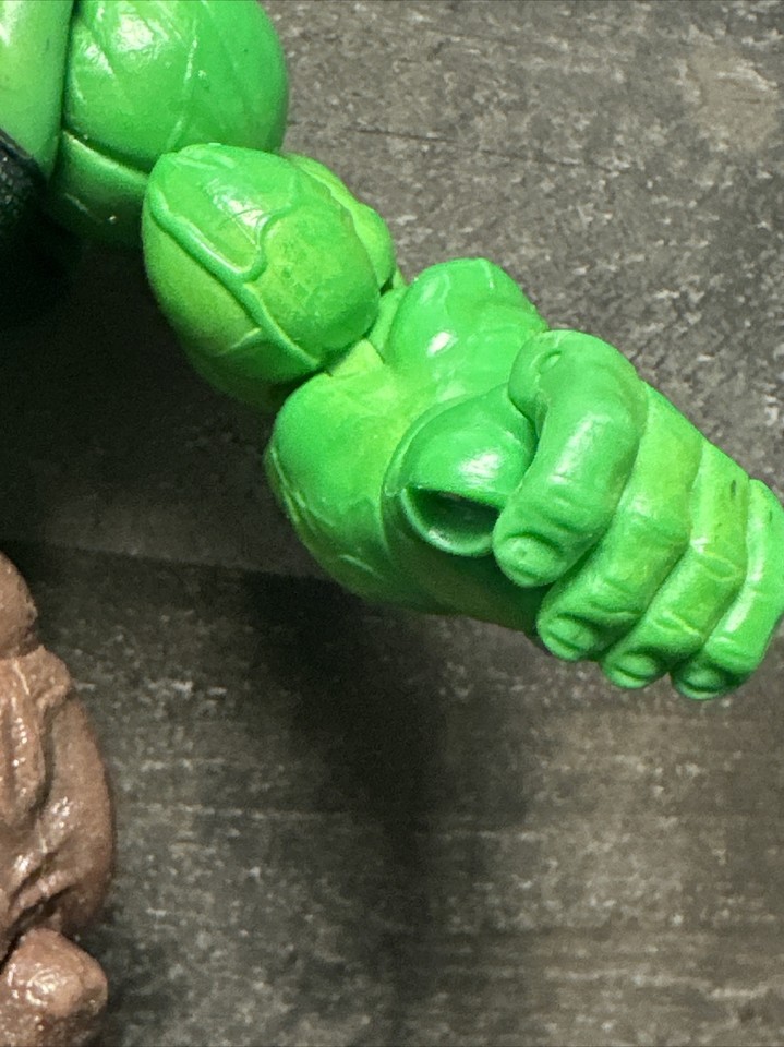 HULK SMART HULK MARVEL ACTION FIGURE 2004 TOY BIZ missing foot missing ...