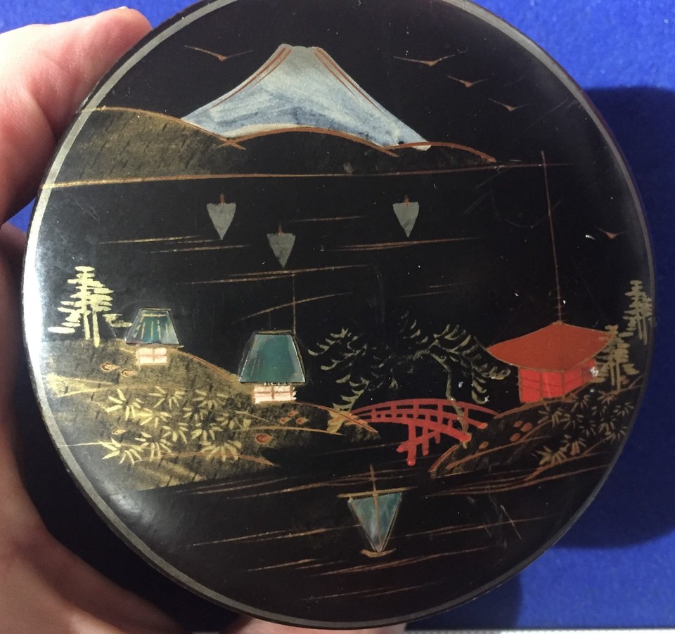 Vintage Japanese Round Lacquer Bento Raden Box Featuring Mt Fuji ...