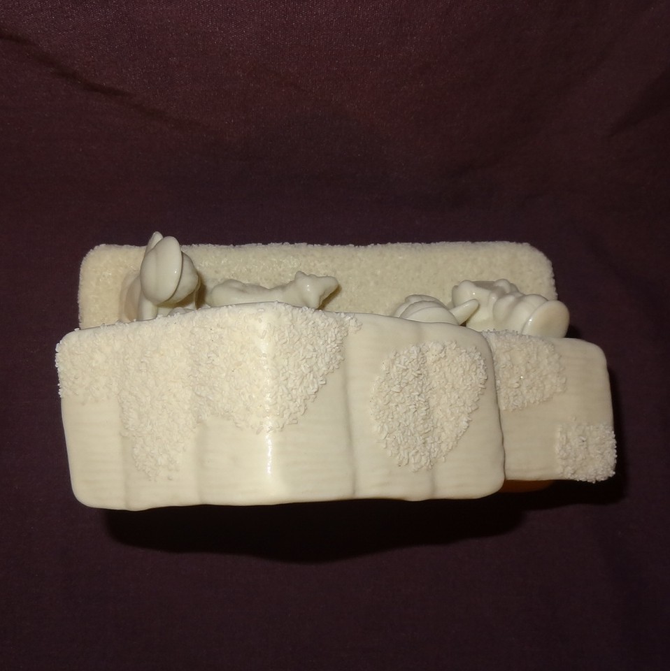 White Nativity Manger Baby Jesus Angels Ceramic 4" One Piece | eBay