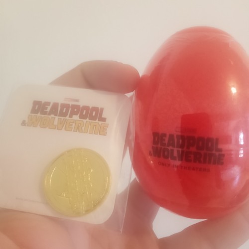 Deadpool & Wolverine Best Friends Necklace Claw Machine (with coin). | eBay