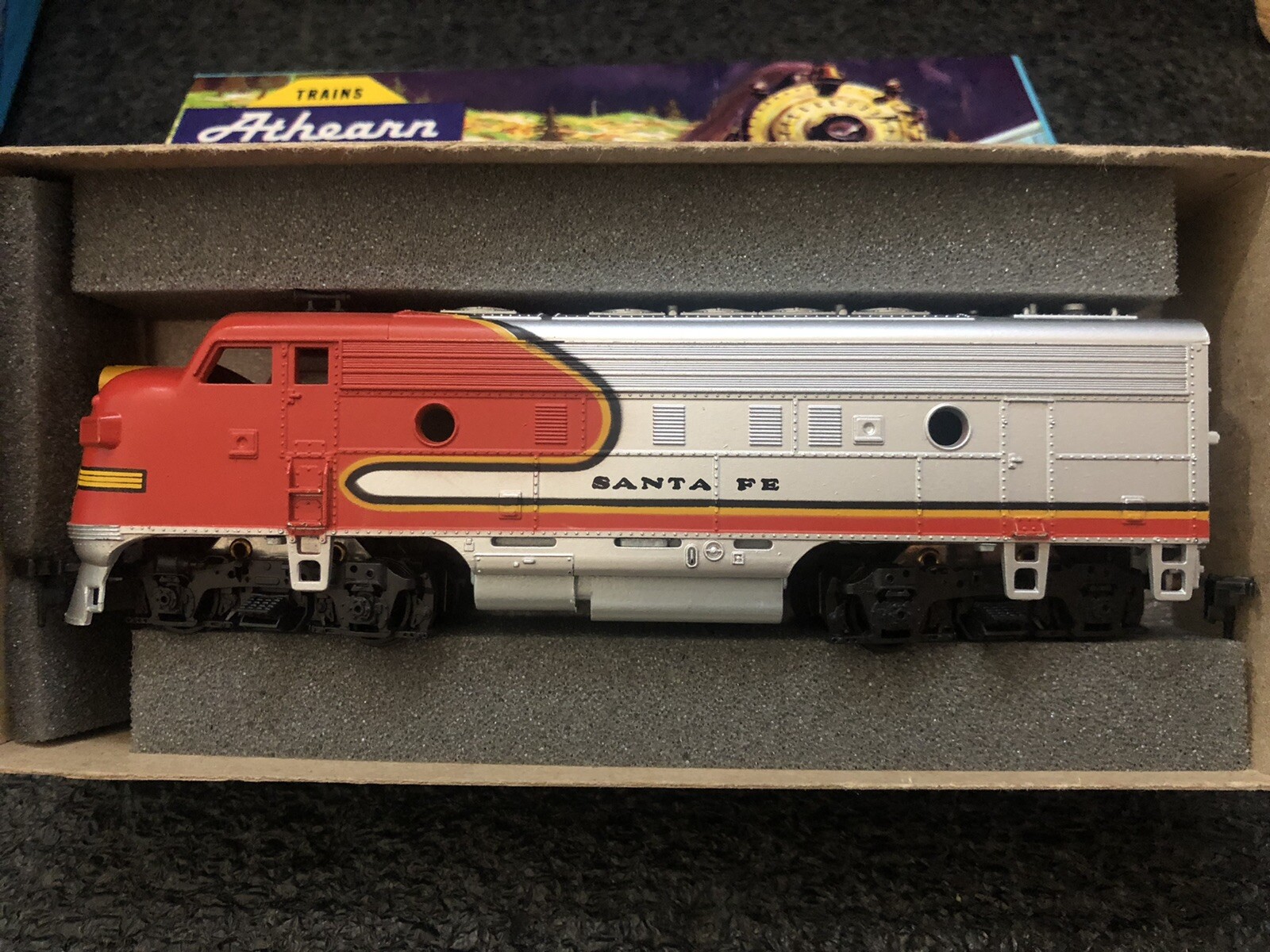 Athearn HO Scale 3201 F7A Super Powered Santa Fe Pass + 3001 F7A Dummy ...