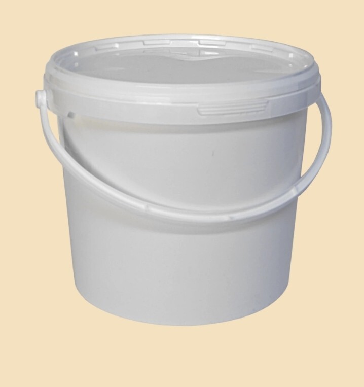10 x 10L Plastic Buckets With Lids In White ...Perfect For Storage ...