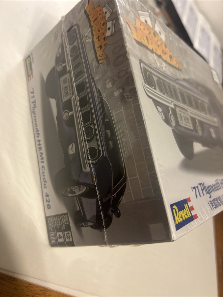 Revell '71 Plymouth Hemi Cuda 1:24 Model Kit #85-2943 - Brand New ...