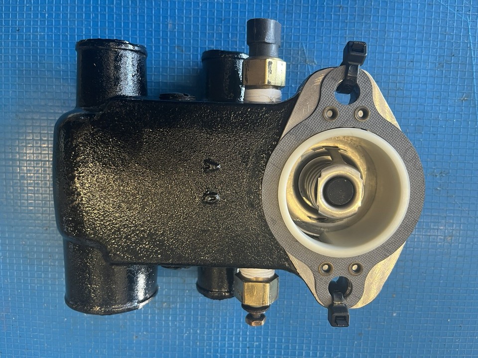MerCruiser 8.2 L 502 V8 MAG MPI GM Boat Marine Engine thermostat ...