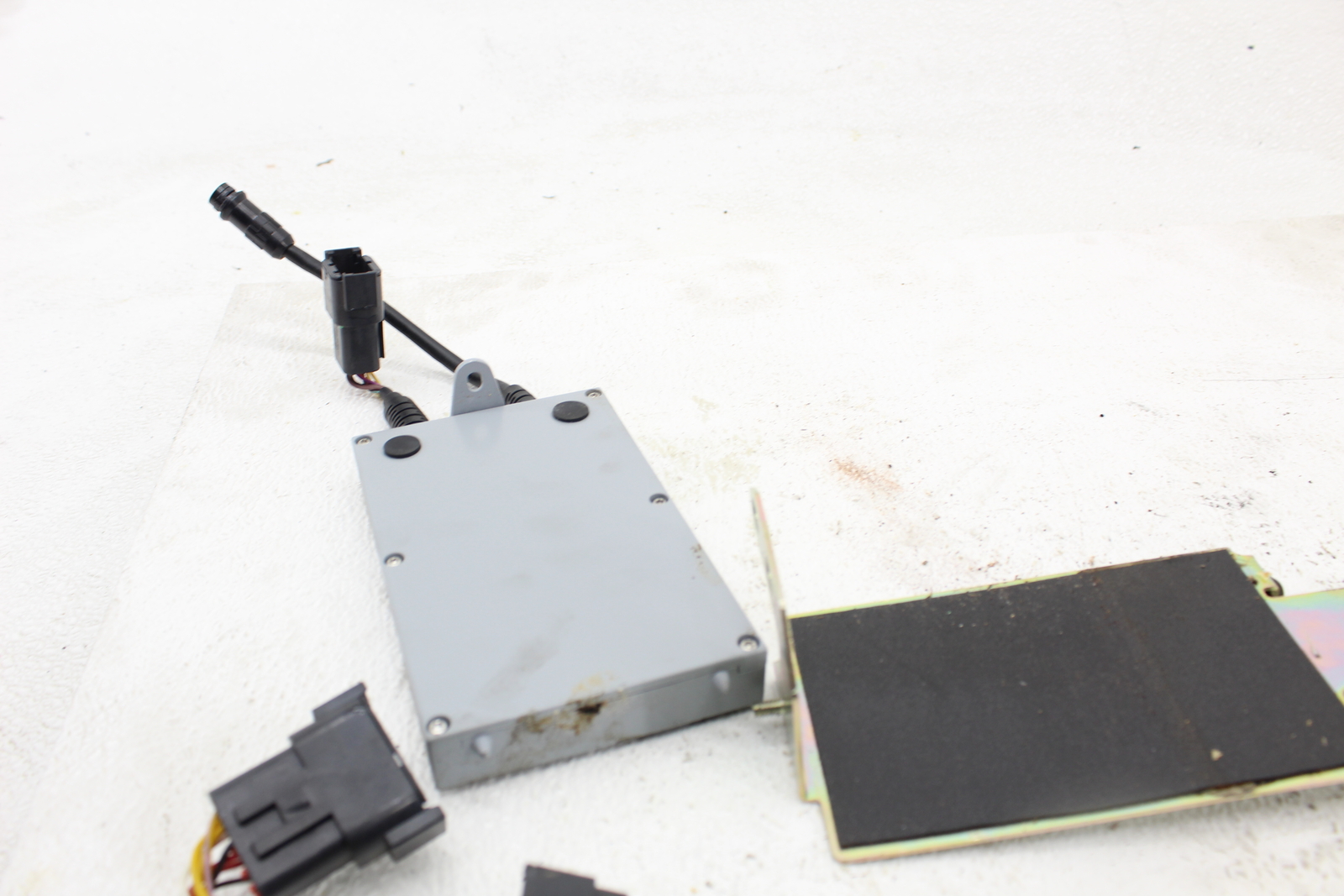 06-13 Harley Davidson Touring Electra Road Street CB ipod XM Module w ...