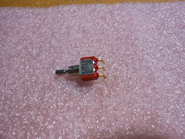 C&K MINIATURE TOGGLE SWITCH PART # 7105-P4-D9-ABE ( ON-OFF-ON) 20V SPDT ...