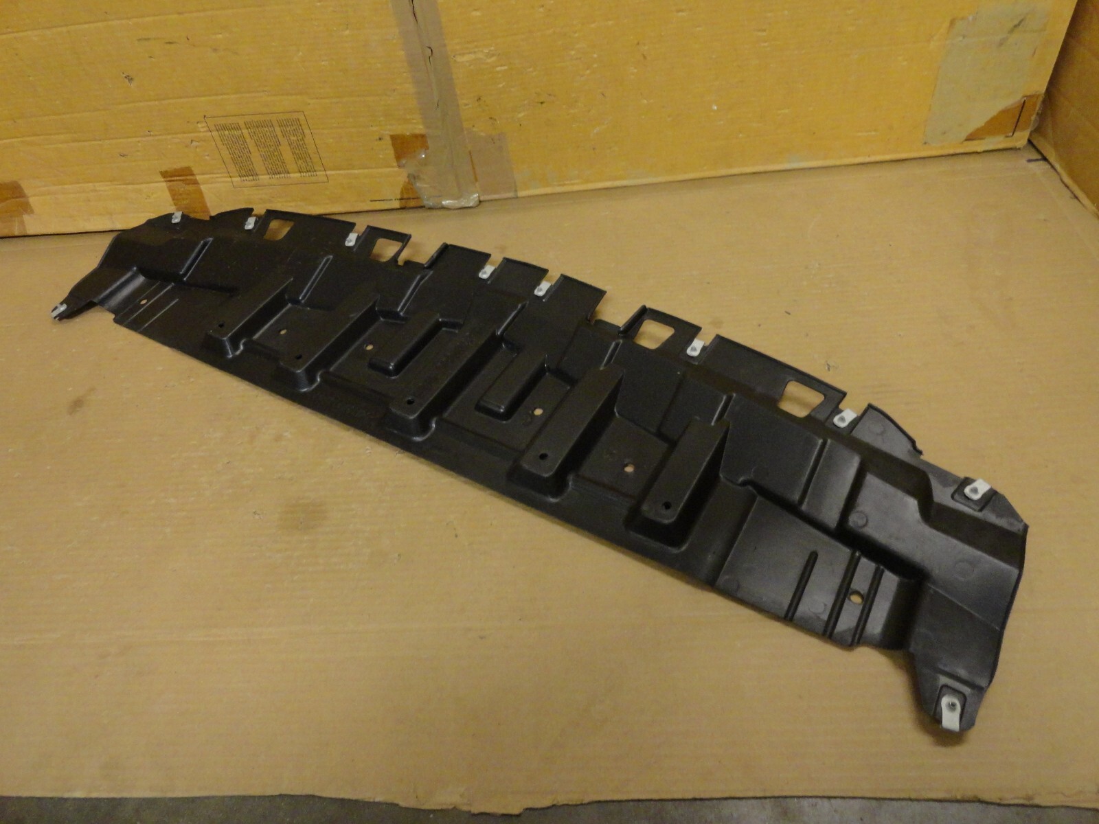 NEW 2019 - 2022 Cadillac XT4 oem Front Bumper Lower Splash Guard Cover ...