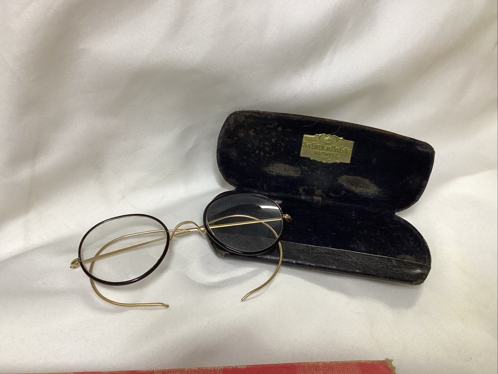 ANTIQUE ROUND GOLD TONED WIRE RIM SPECTACLES (GLASSES… - Gem