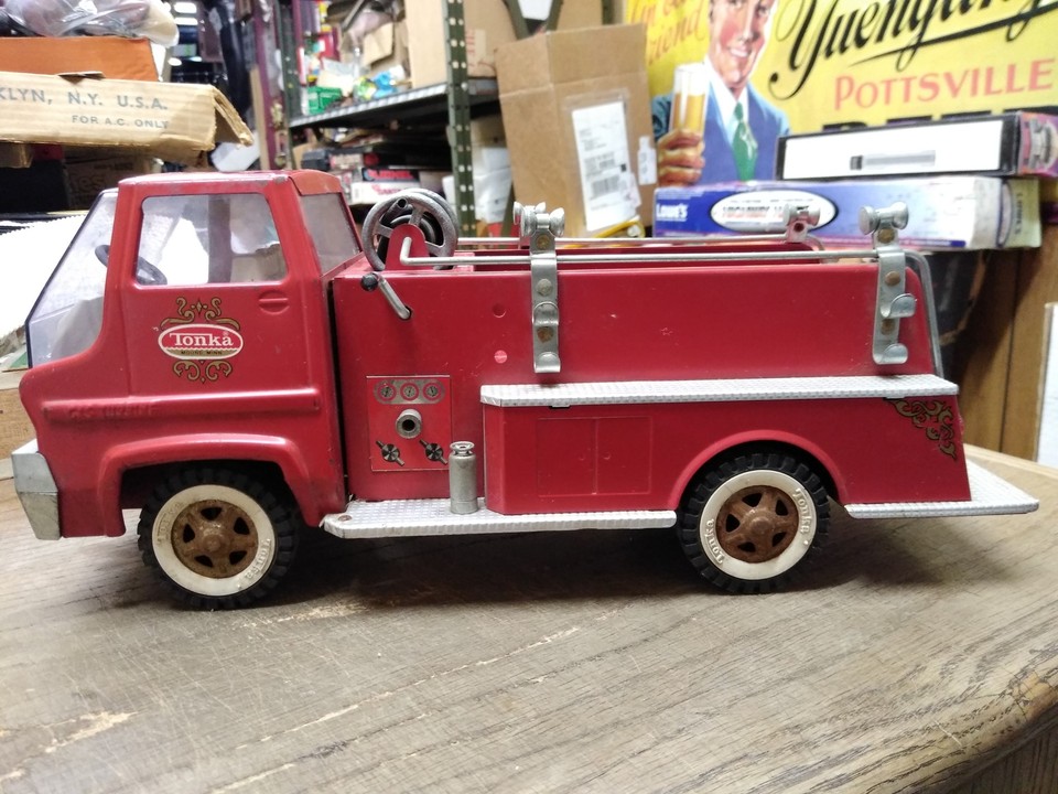 Vtg 1960's Tonka Gas Turbine Pumper Fire Truck Pressed Steel Red w ...