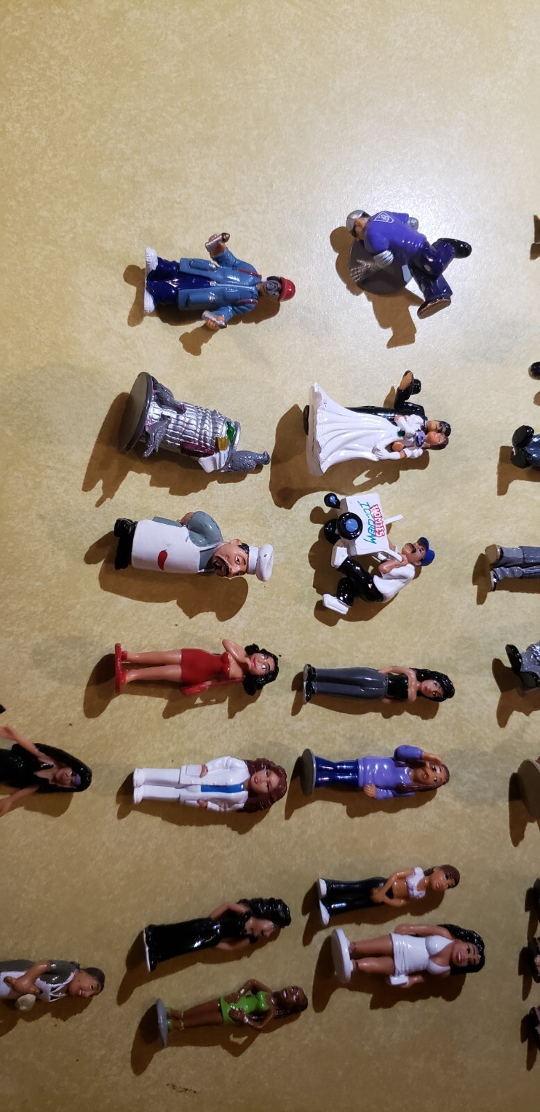 Lil Homies - Lot of 32 Miniature Figures - Mixed Series. | eBay