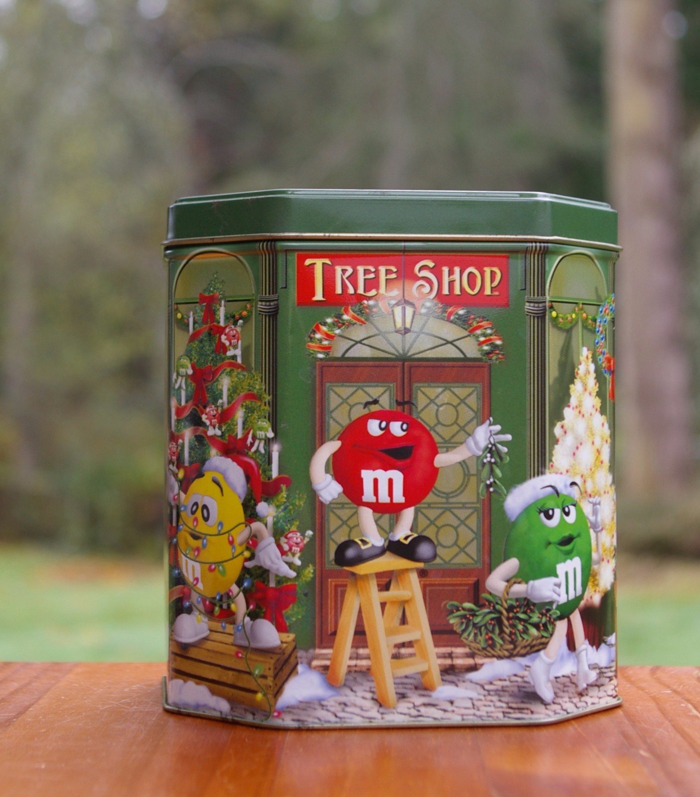 2000 M&M's Christmas Happy Holidays Tree Shop Wreaths Holly Metal Tin ...