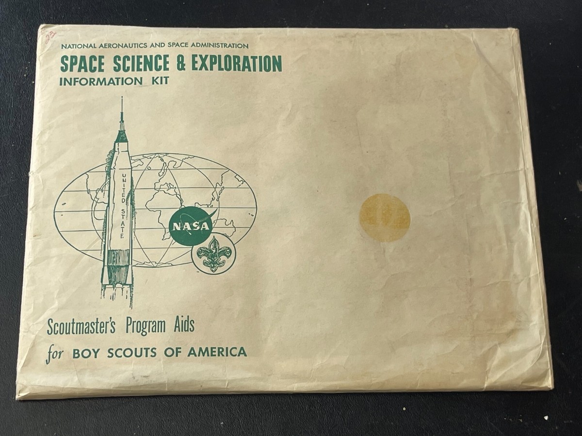 1960s Nasa Scientists NASA Discovers An Invisible Electric Field