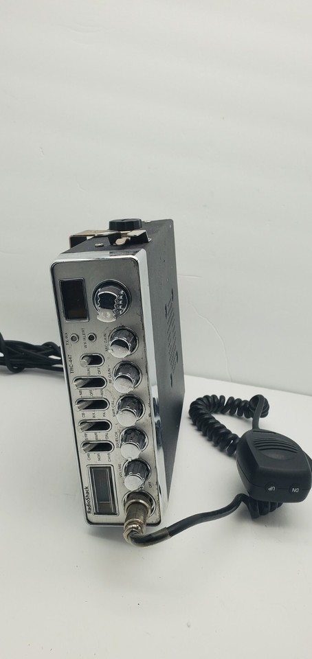 USED RADIO SHACK Brand CB Radio Transceiver model TRC-447 & Microphone ...