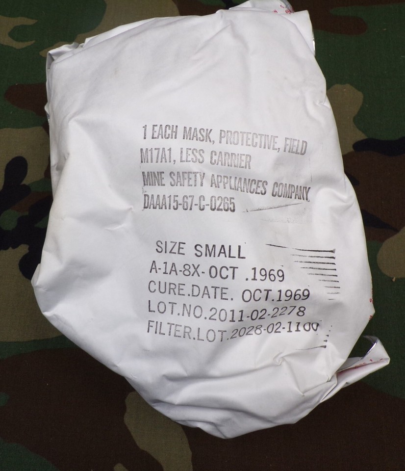 Original Vietnam War dated US Army Small M17A1 Gas Mask & Bag Sealed ...