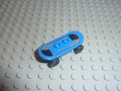 LEGO Minifigure Utensil Skateboard Deck with Silver Réf 42511pb19 Set ...