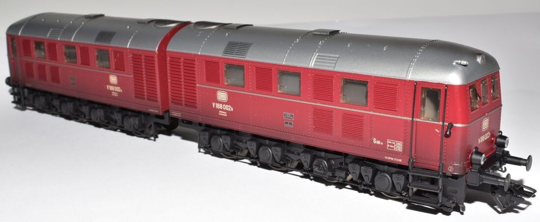 Märklin H0 37285 Diesellok V188 2tlg DB Ep. III rot, gealtert mfx ...