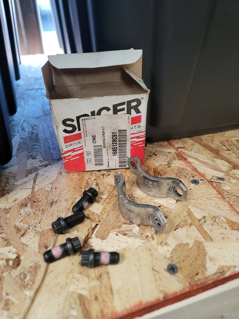 F11) Genuine IH International OEM Spicer Strap Kit 1685128C91. D1 for ...