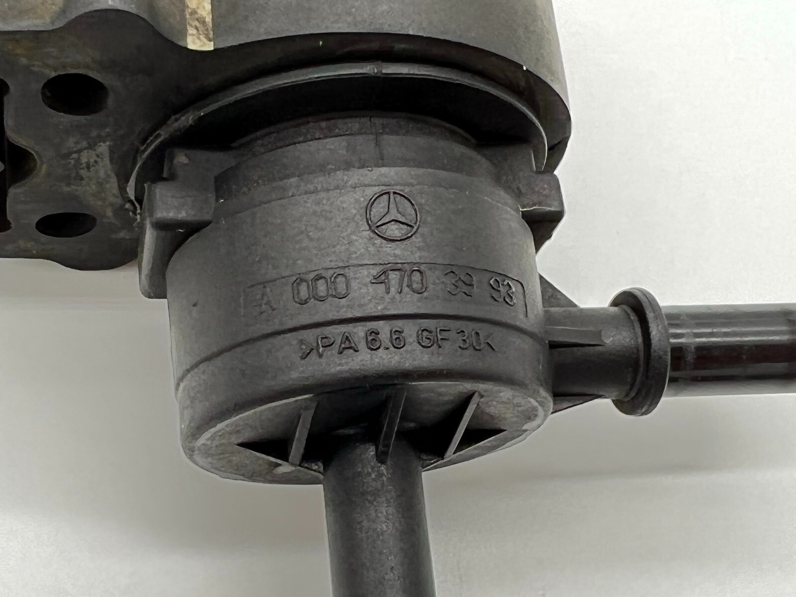 MERCEDES X164 Gl450 R350 Vent Purge Valve a 0004703993 for sale online ...