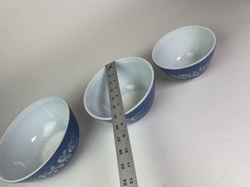 Vintage Pyrex *Colonial Mist* Blue & White 3 Nesting Mixing Bowls | eBay