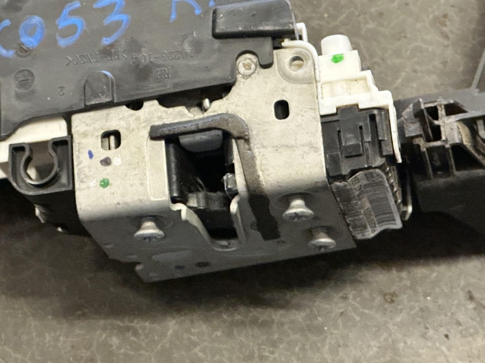 Jeep Cherokee 3.2L Front Passenger Rh Door Latch 2014 2015 16 17 18 19 ...