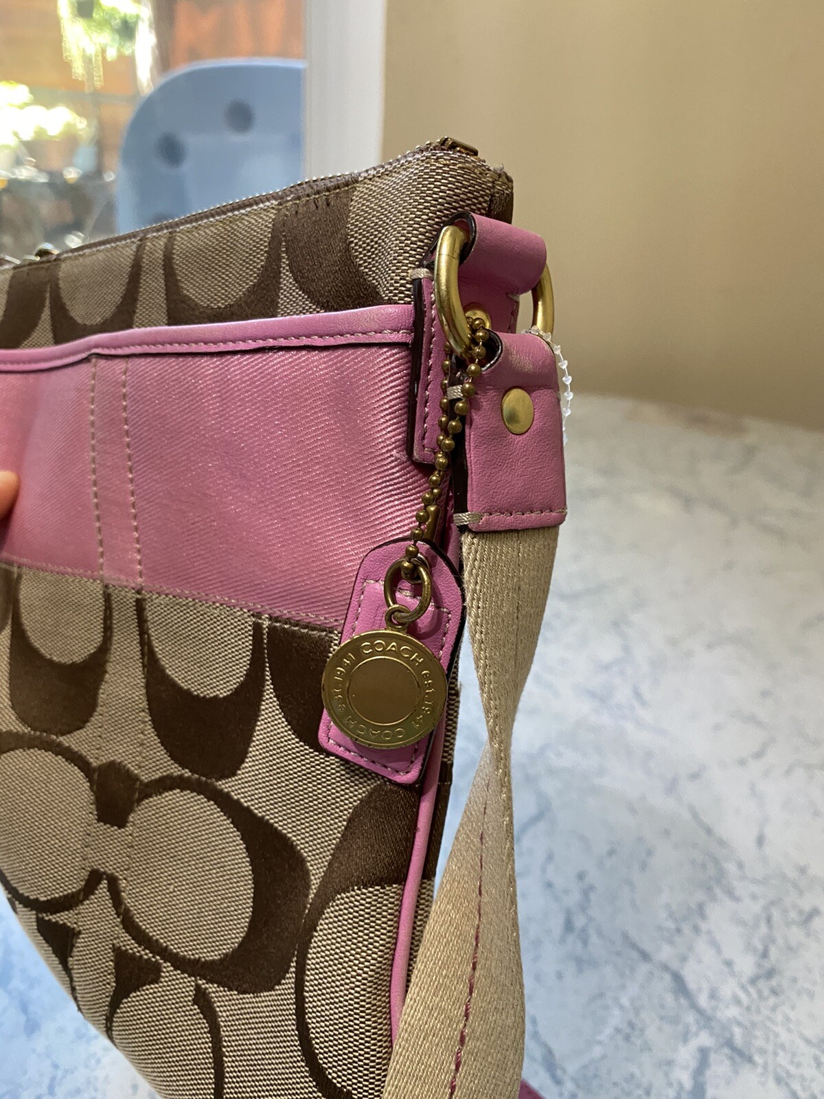 Coach Signature Stripe Pink Swing Pack #41207. VERY G… - Gem