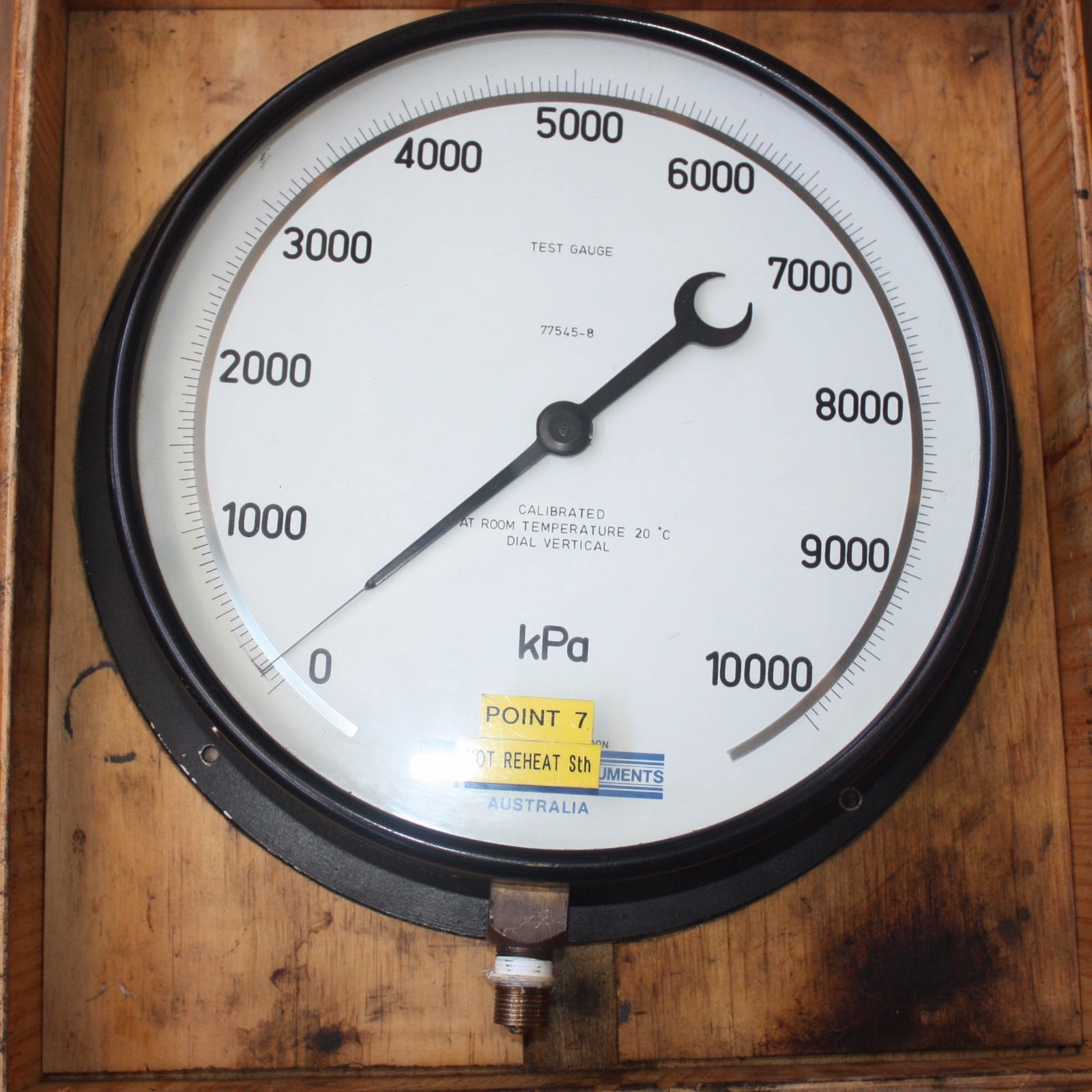 DOBBIE INSTRUMENTS 77545-8 0 - 10000 kPa CALIBRATOR PRESSURE TEST GAUGE ...