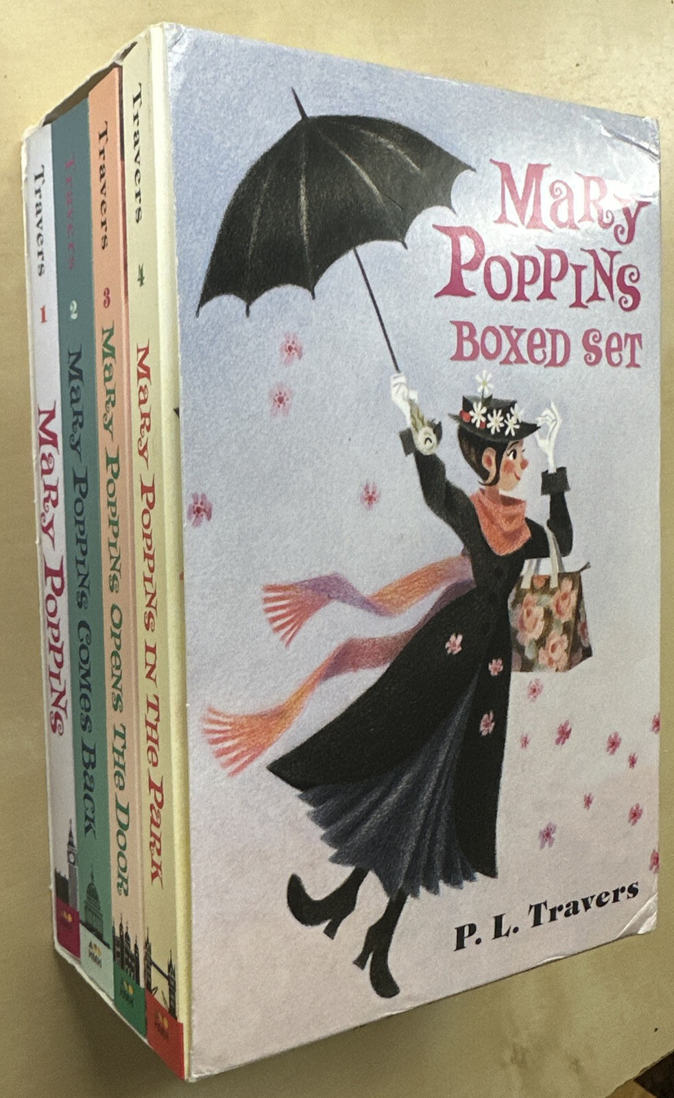 Mary Poppins Series: Mary Poppins Boxed Set 4 Books by P. L. Travers ...