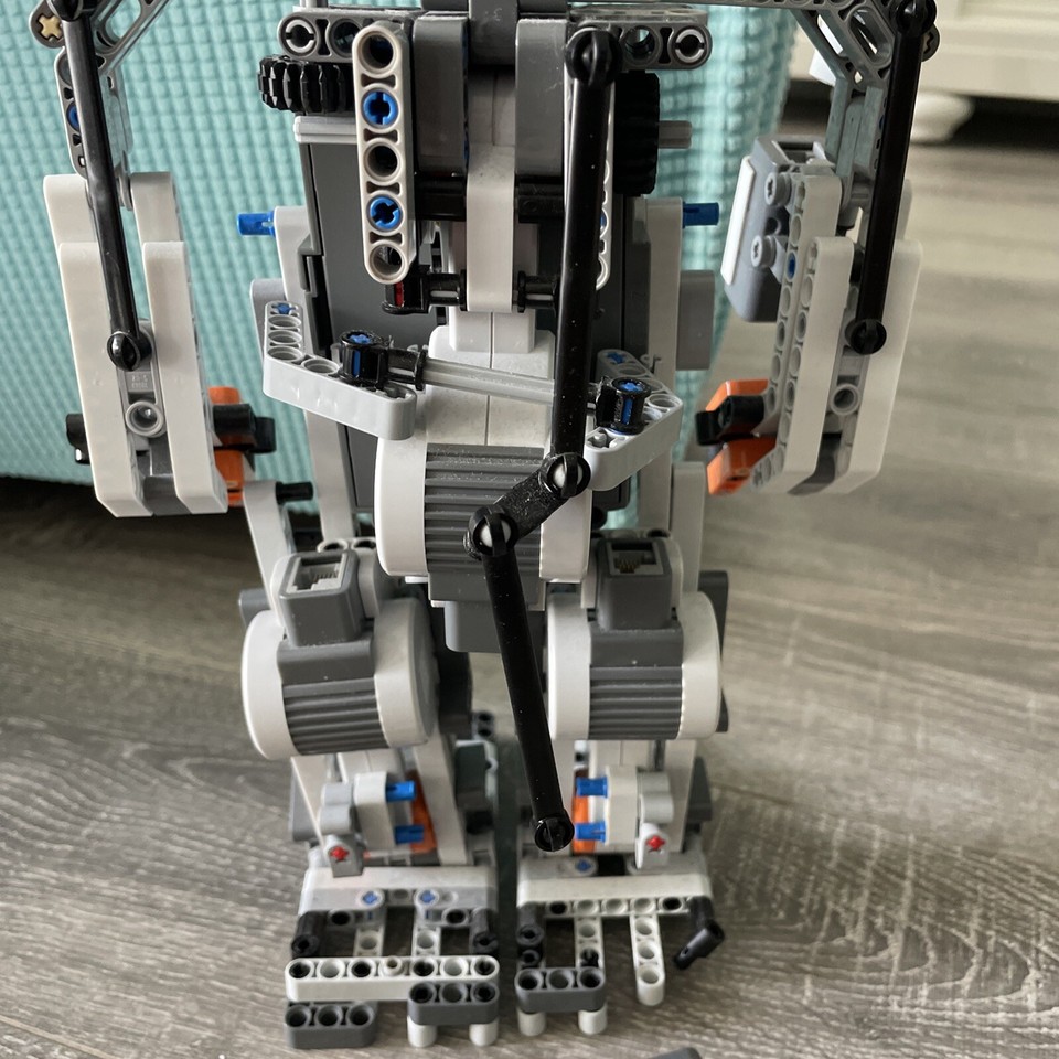 Lego Mindstorms8547 NXT 2.0: Program Robot Kit, Unsure If Complete ...