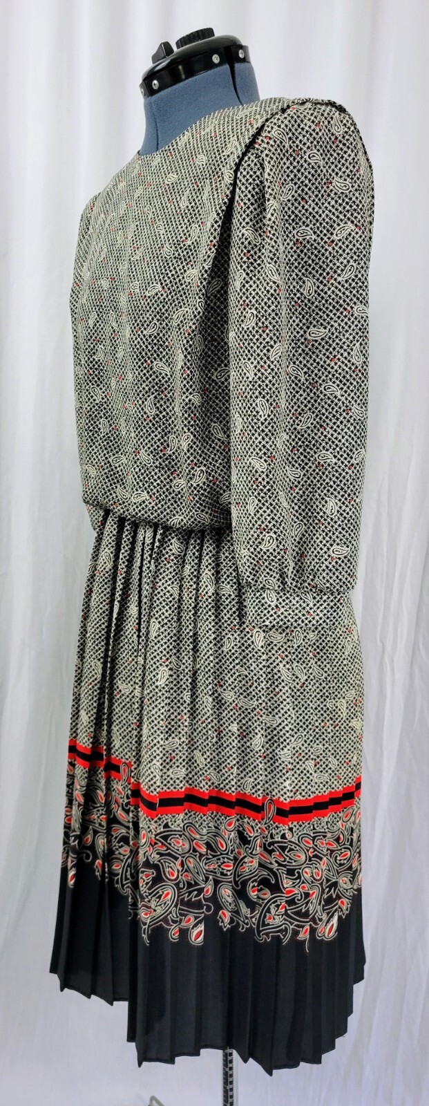 Vtg VLP Petites Cream & Black Patterned Dress w Red Acc & Border Trim ...