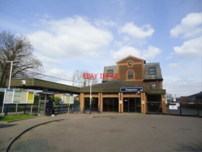 PHOTO SHEPPERTON RAILWAY STATION | eBay