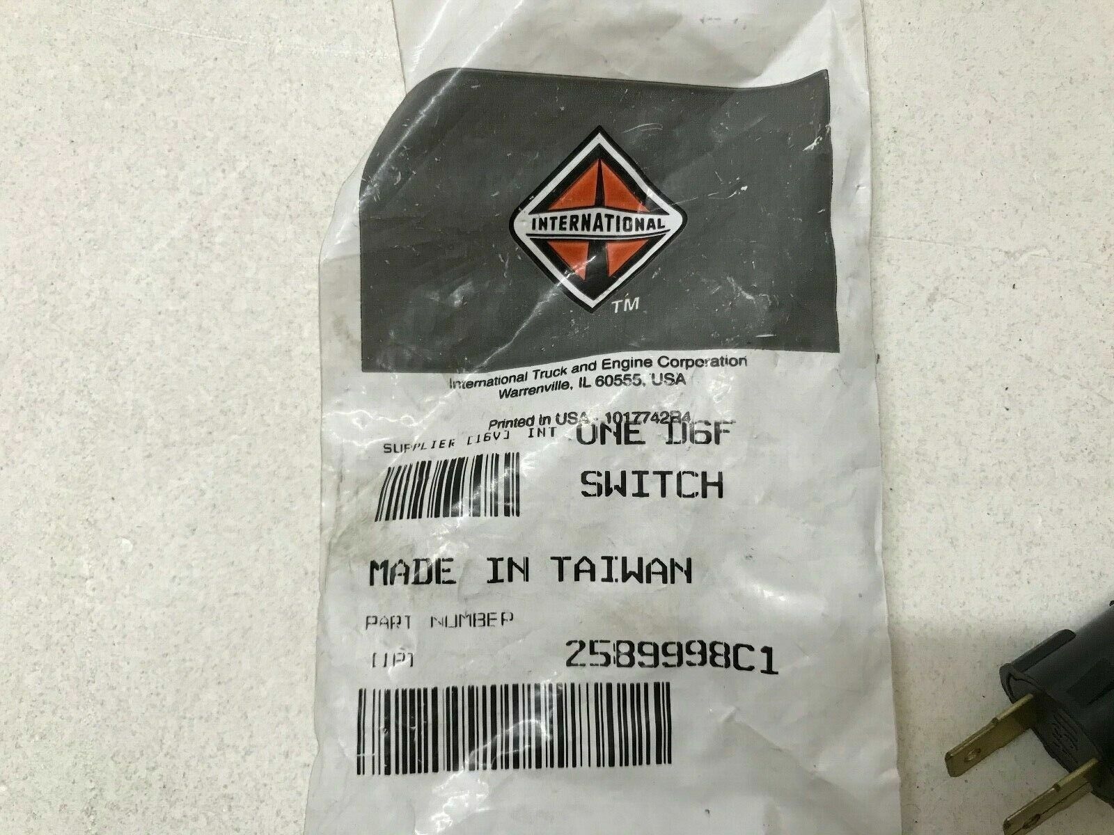 One (1x) GENUINE International OEM 2589998C1 SWITCH STOP LIGHT W/NUTS ...