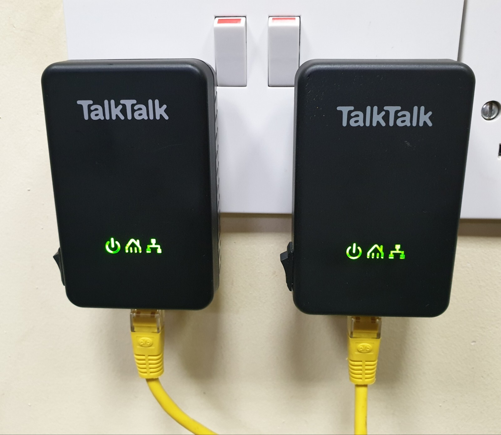 TalkTalk Huawei Powerline Adapters (PAIR) PT200AV plus Ethernet Cables ...