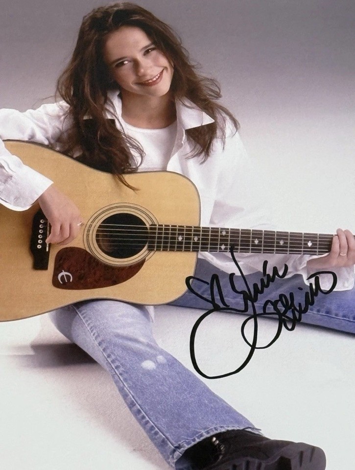 Jennifer Love Hewitt Actress Signed Autographed 8x10 Photo Beckett BAS ...