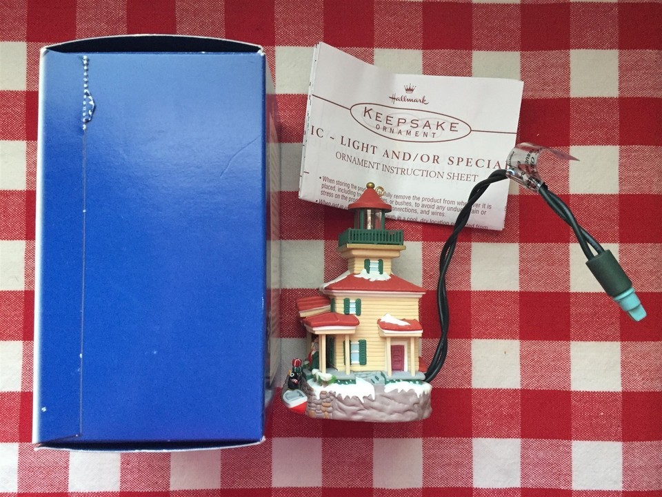 2002 Hallmark Lighthouse Greetings Christmas Magic Lights 6th in Series ...
