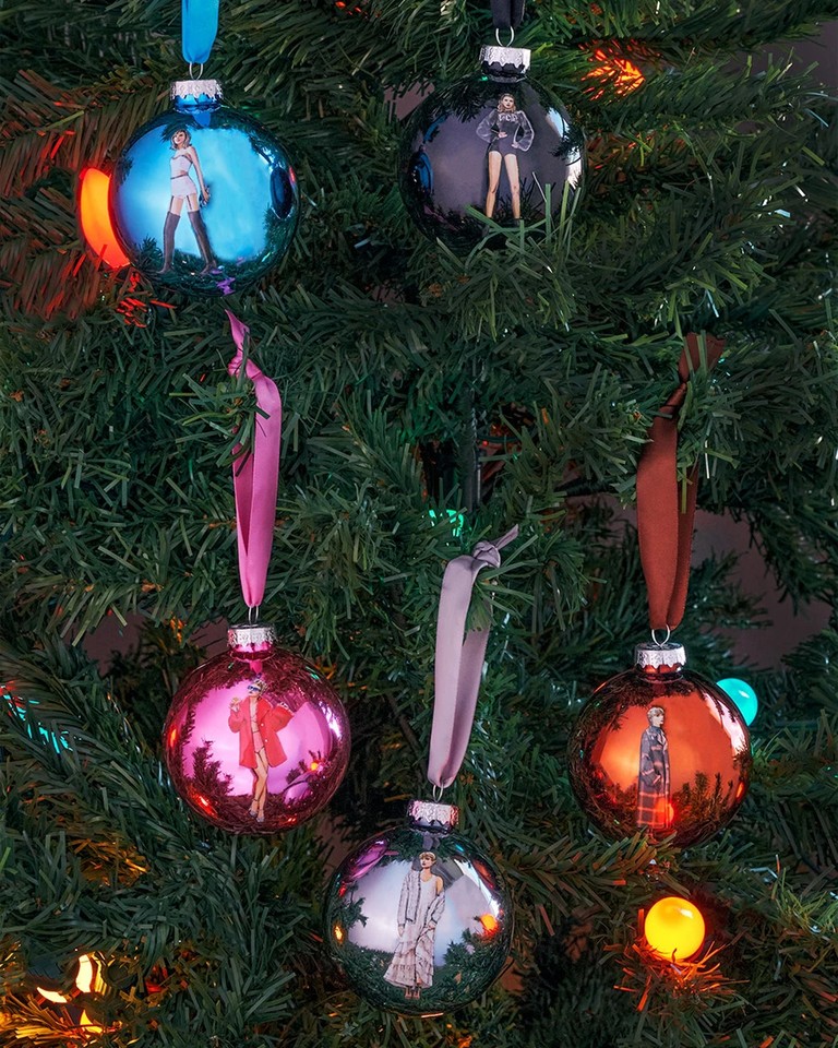 Official Taylor Swift Reputation Album Black Ball Ornament NEW | eBay