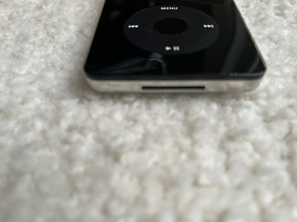 READ - Apple iPod Video 5th Generation 30GB Black MA146LL/A Classic MP3 ...