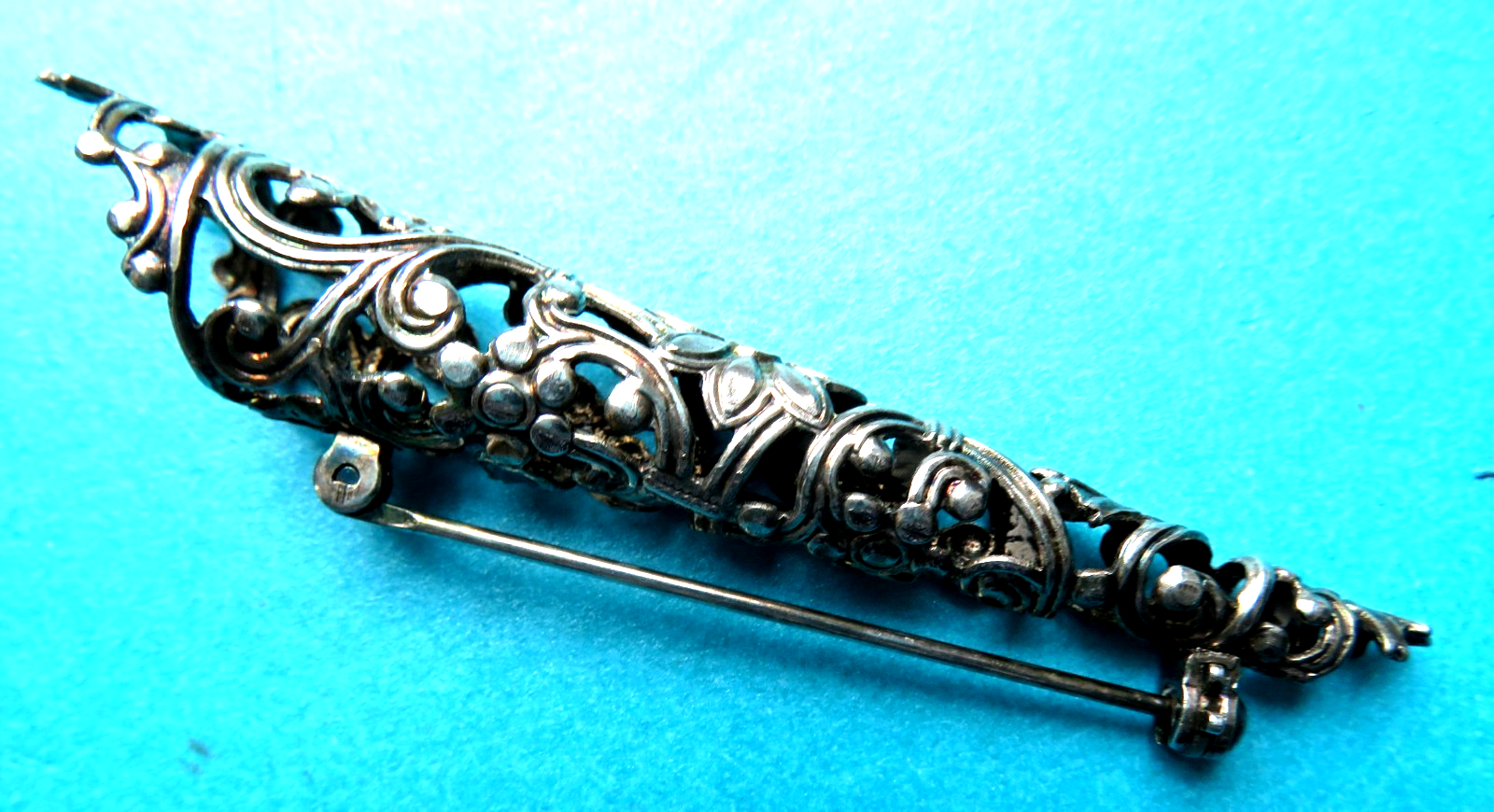 ANTIQUE OPENWORK ORNATE TUSSIE MUSSIE POSY HOLDER BROOCH. | eBay