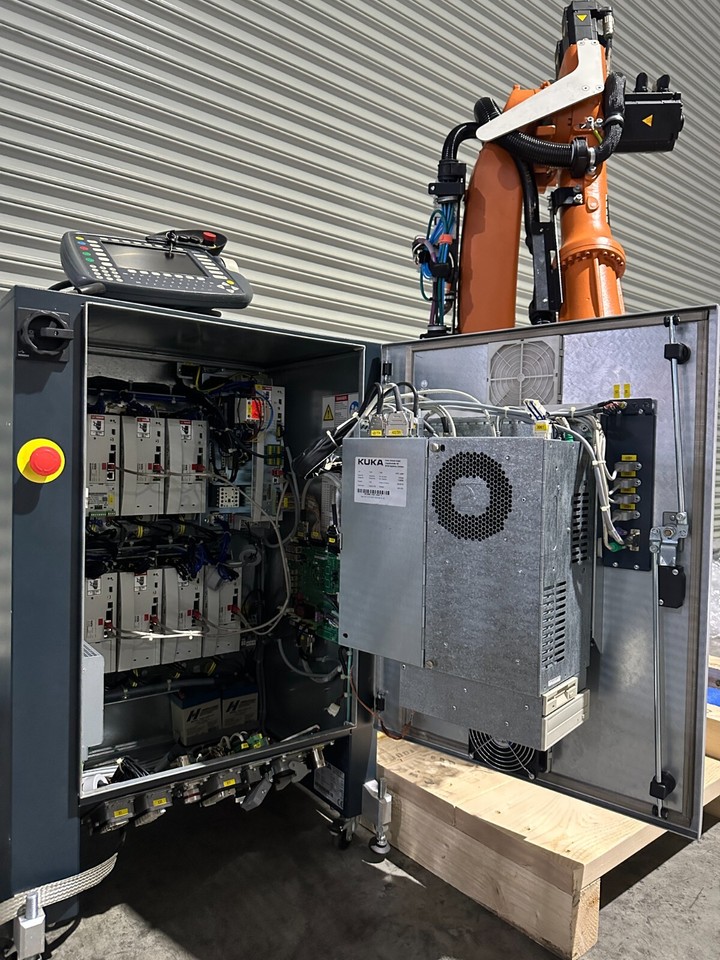 Kuka KR16 L6-2 Industrial Robot with KRC2 Robot Controller and KCP2 ...