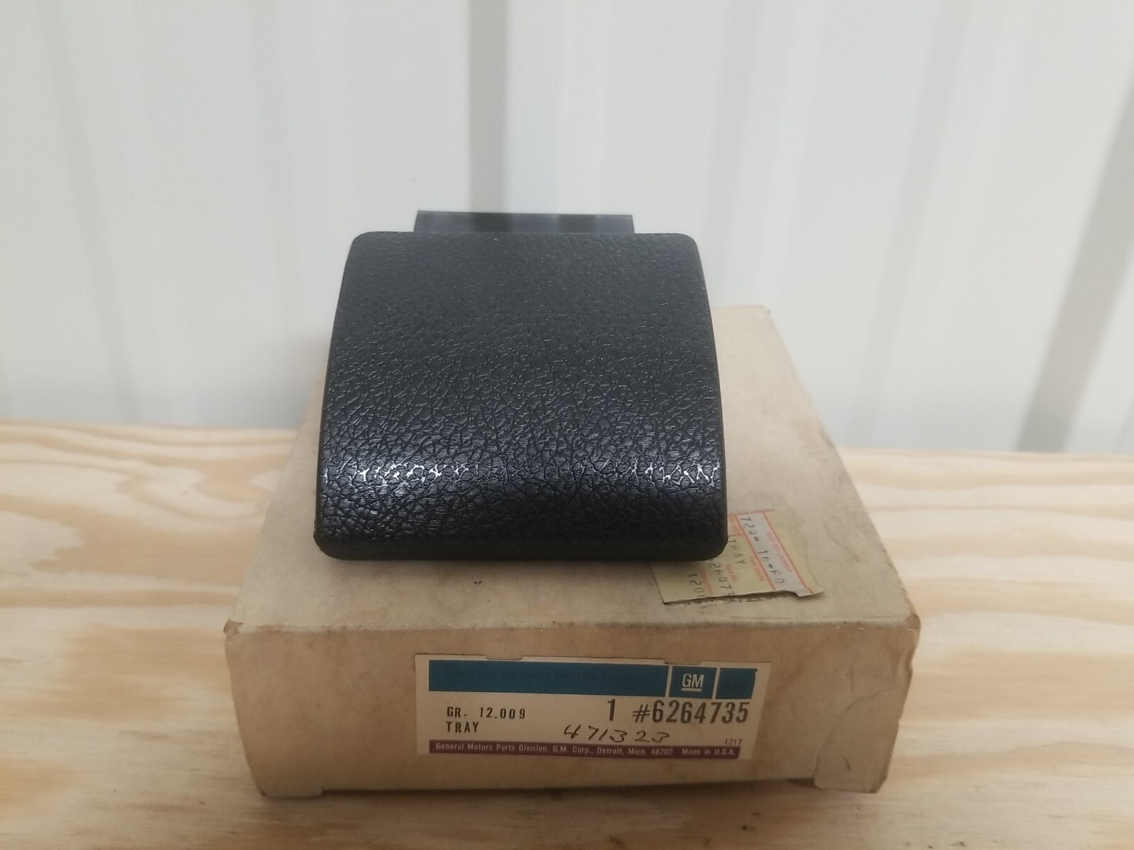 NOS GM 6264735 Ash Tray 1971-79 Vega & Monza GM H Bodies | eBay