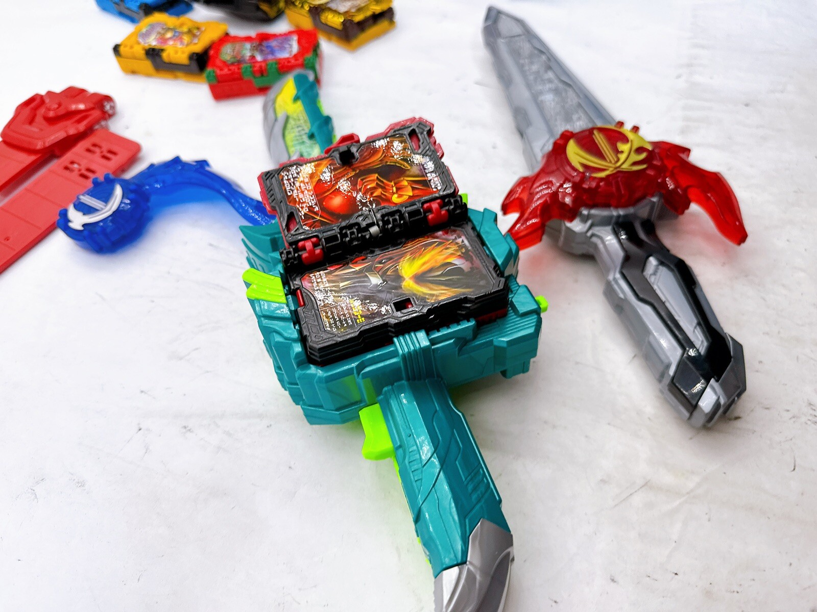 Bandai Kamen Rider Saber DX Seiken Swordriver Kaenken Rekka Ninja Set ...