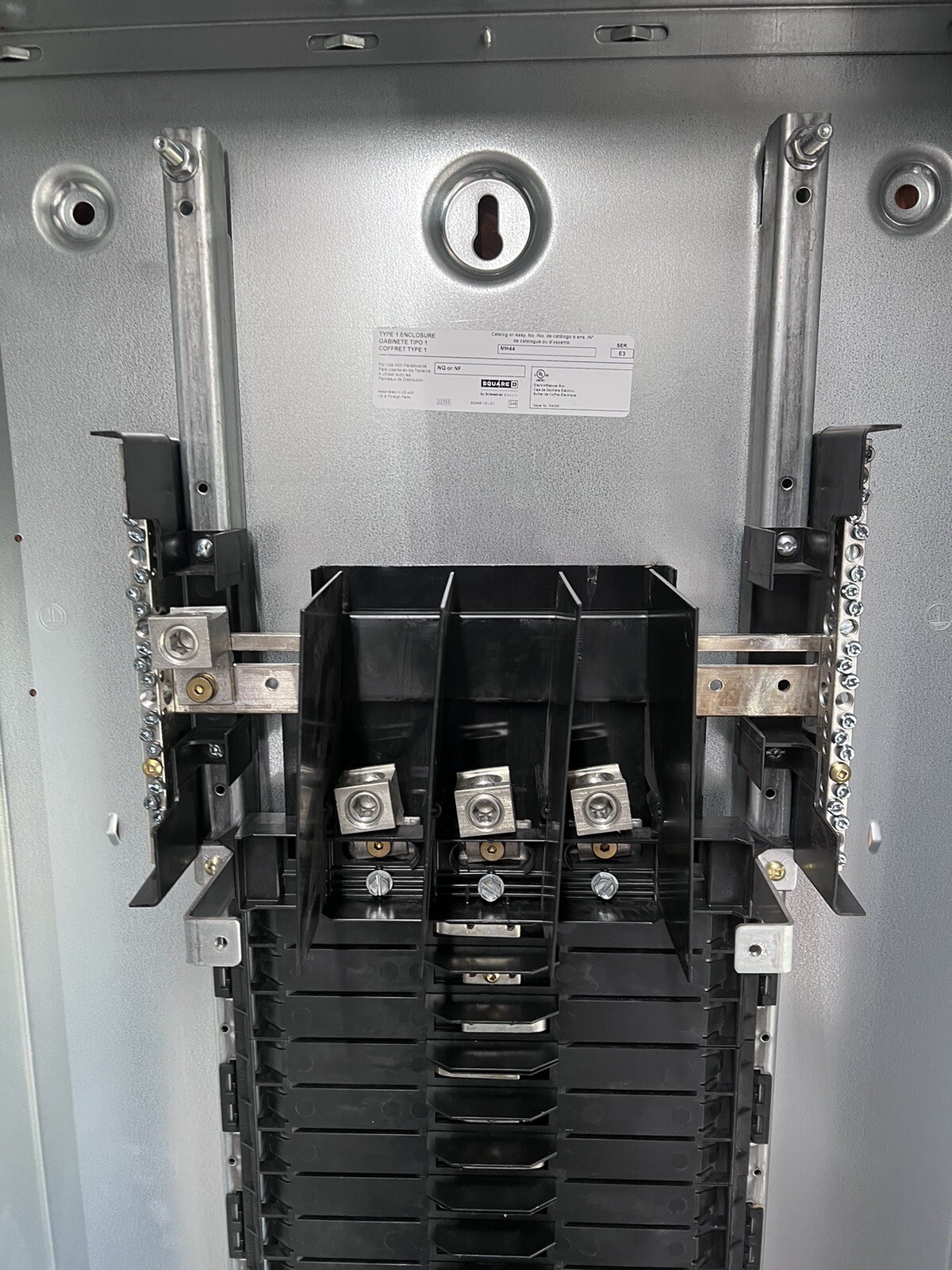 225 Amp 120/208 Volt 42 Circuit Type NF Square D Panel Can & Interior ...