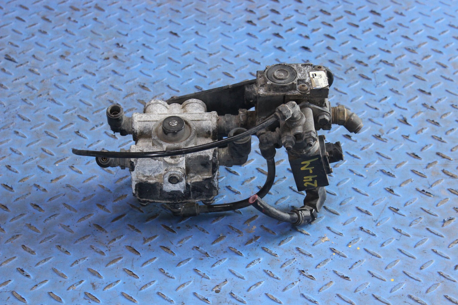 BENDIX AIR BRAKE & ABS MODULATOR VALVE P/N: 5011281 / T-5006929 | eBay