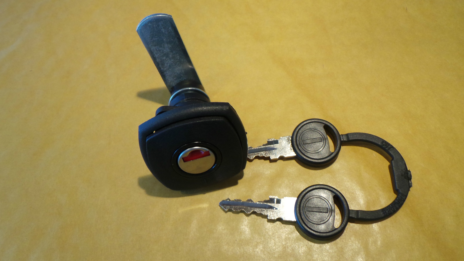 ZADI CARAVAN/ MOTORHOME LOCKER/ DOOR CATCH WITH LOCK SWIFT ELLDIS ...