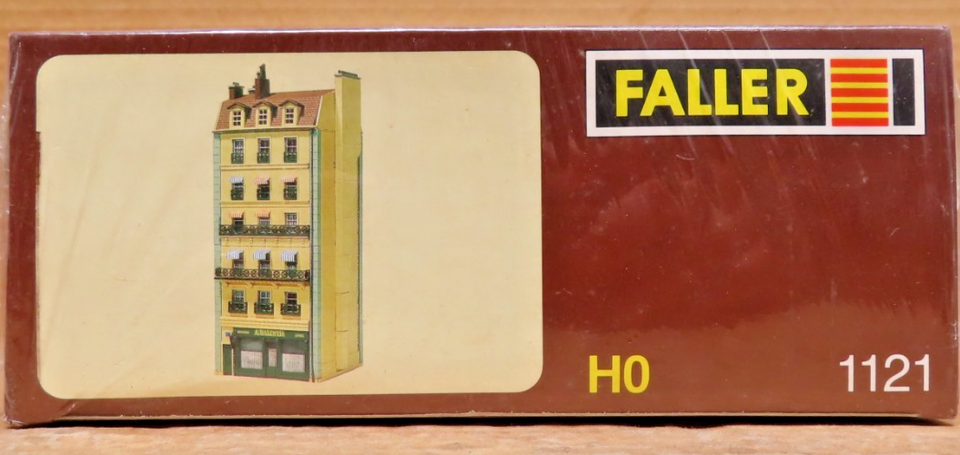 Faller HO Scale BUILT 5-Story Town House with Ground Floor Shop #1121 ...