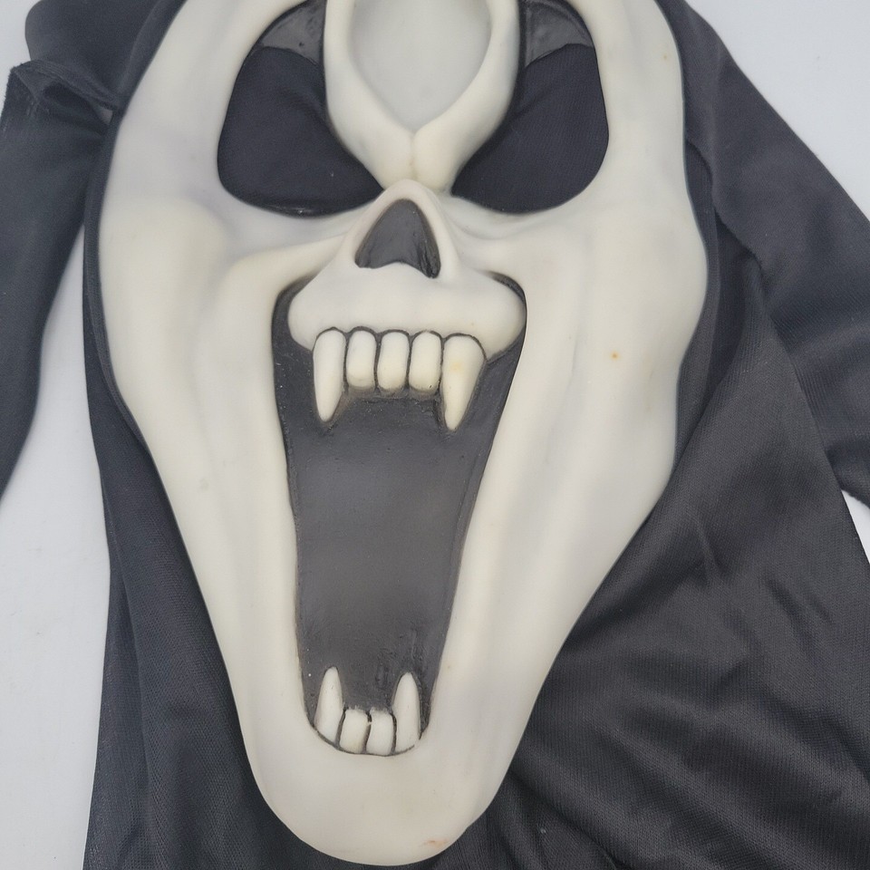 Vintage Easter Unlimited Scream Ghostface Mask Vampire Fun World | eBay