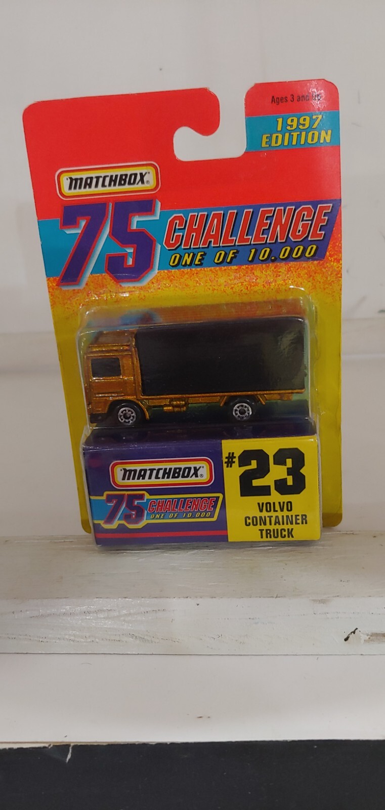 MATCHBOX 75 CHALLENGE #23 VOLVO CONTAINER TRUCK 1997 GOLD 1/10000 NIP ...
