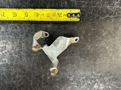 20 HP Briggs&Stratton 407777 0121-E3 fuel pump bracket #691039 | eBay