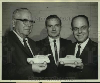 1964 Press Photo Charles Orsinger with George Conrad at New Buick ...