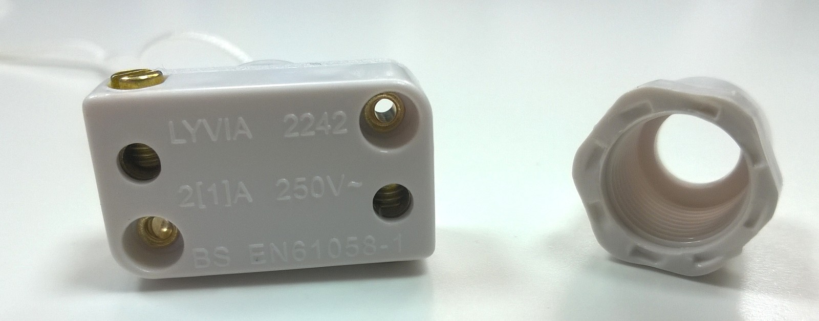 Mini PULL SWITCH White 660 mm cord BATHROOM MIRROR TABLE LAMP LIGHT ...